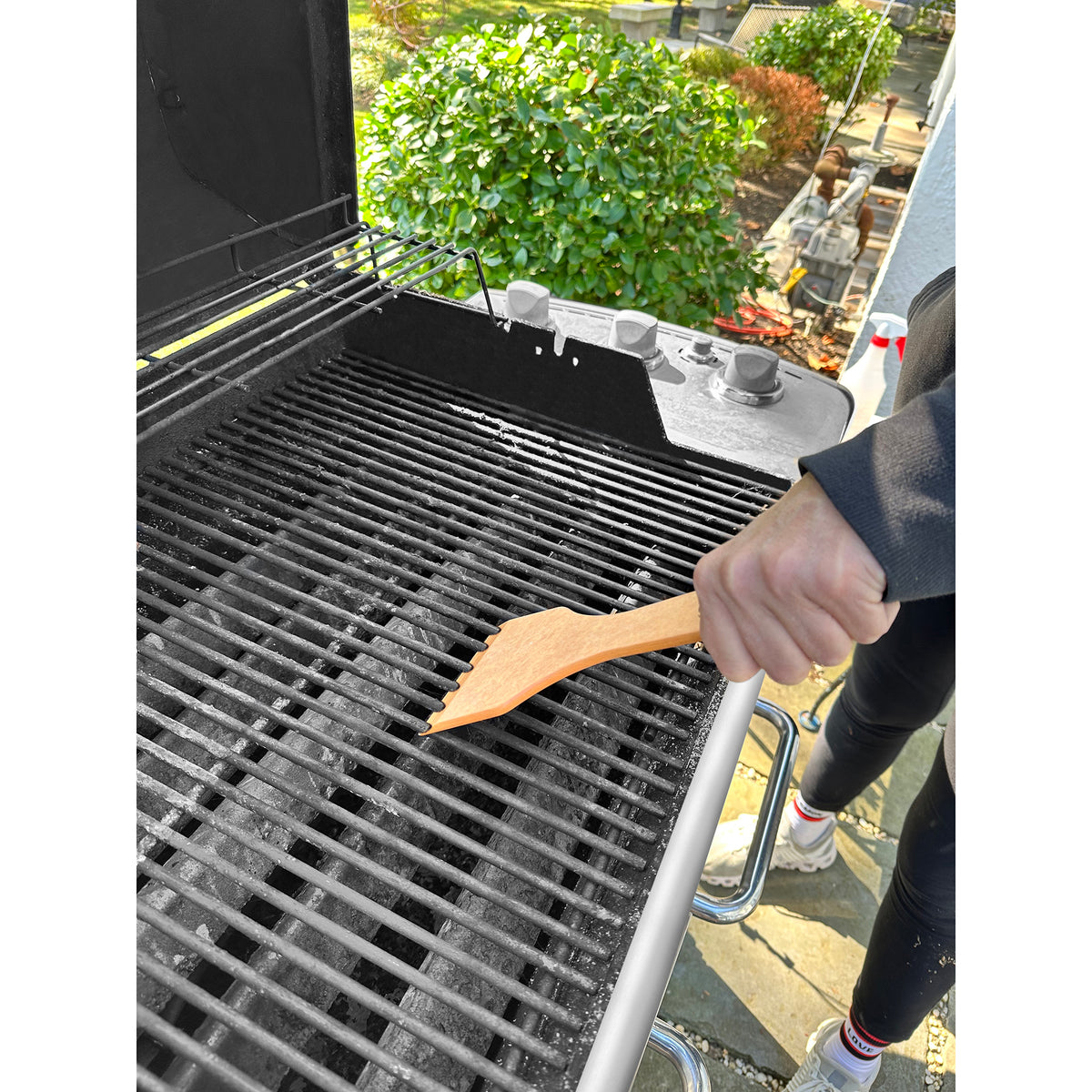 Outset Verde Grill Scraper With Handle | Outset Grillware and Barware